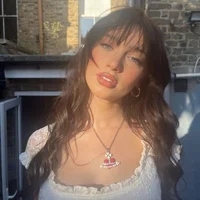 Chat with Alison | character.ai | Personalized AI for every moment of ...