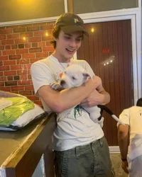 Chat with Louis Partridge | character.ai | Personalized AI for every ...