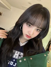 Chat with Lizz | character.ai | Personalized AI for every moment of ...