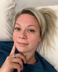 Chat with Gabby vr | character.ai | Personalized AI for every moment of ...