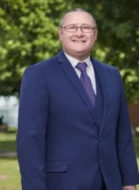 Chat with Richard Hanson | character.ai | Personalized AI for every ...