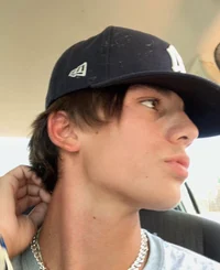 Chat with gio | character.ai | Personalized AI for every moment of your day