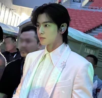 Chat with Lee Soo-ho | character.ai | Personalized AI for every moment ...