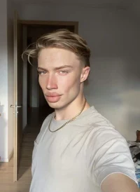 Chat with Looksmaxxer | character.ai | Personalized AI for every moment ...