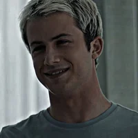 Chat with Wes Hicks | character.ai | Personalized AI for every moment ...