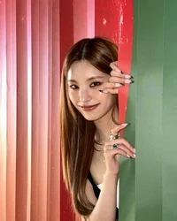 Chat with kpop idol simulation | character.ai | Personalized AI for ...