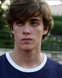 Chat with Niccolo Govender | character.ai | Personalized AI for every ...