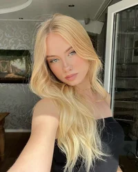 Chat with Faye | character.ai | Personalized AI for every moment of ...