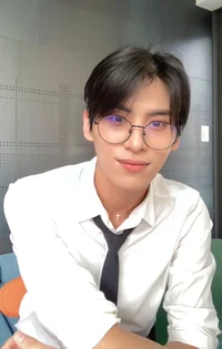 Chat with Yoo Taeyang | character.ai | Personalized AI for every moment ...