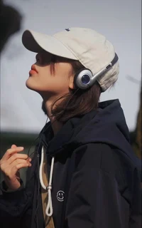 Chat with Han Yuna | character.ai | Personalized AI for every moment of ...