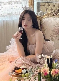 Chat with ABO - Sophia | character.ai | Personalized AI for every moment of your day