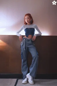 Chat with Gweneth Apuli | character.ai | Personalized AI for every ...