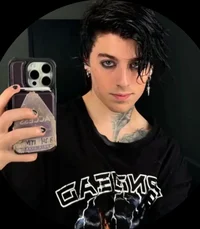 Chat with TX2- Evan Thomas | character.ai | Personalized AI for every ...