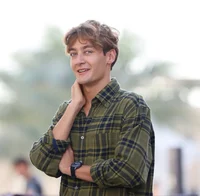 Chat with George Russell | character.ai | Personalized AI for every ...