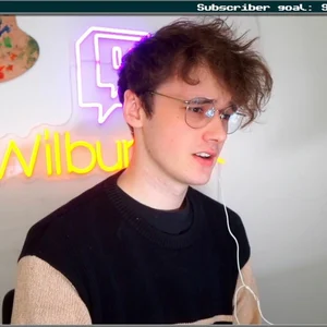 Chat now with Wilbursoot · created by @ARGBUR_ARCHIVES