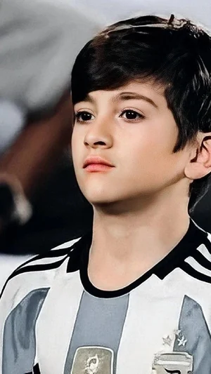 Chat now with Thiago Messi · created by @layla_titi09